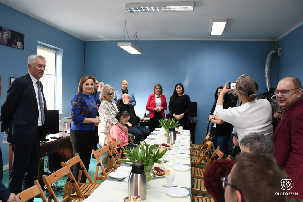 Krotoszyn: Zakup nowego samochodu dla Warsztatu Terapii Zajęciowej ...